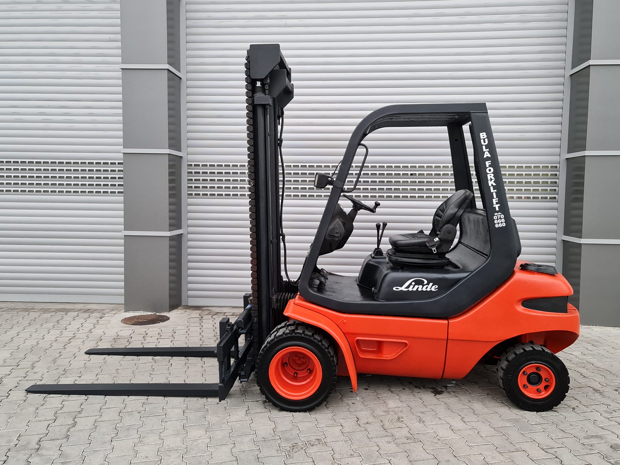 LINDE Pallet Truck T20 2008 long - BulaTrans Forklift